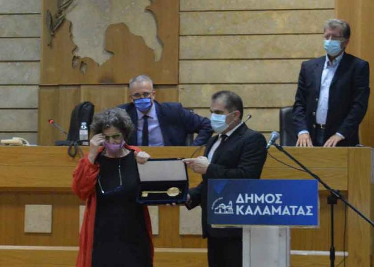 “Λίγο ψηλότερα” ο Δήμος Καλαμάτας με τον Μίκη Θεοδωράκη - Kalamata Journal